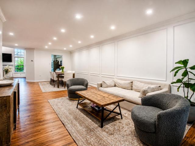 93 Kulp Road W