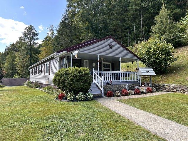 93 Memory Ln, Birch River, WV 26610