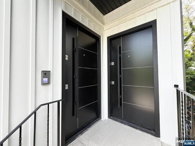 93 Melville Place