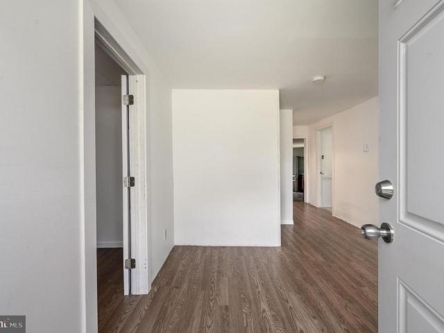 93 N Maple Avenue