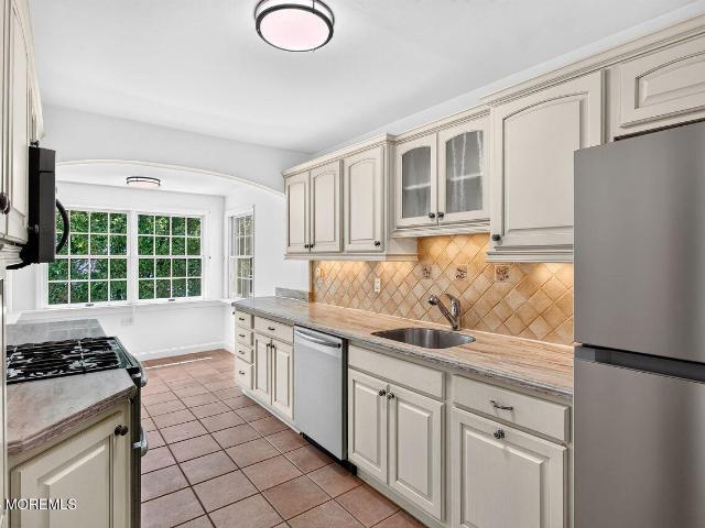 93 N Sunnycrest Drive
