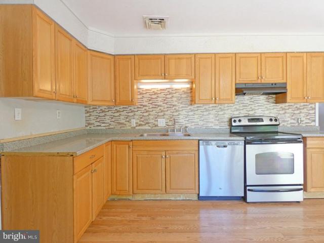 93 Outboard Avenue