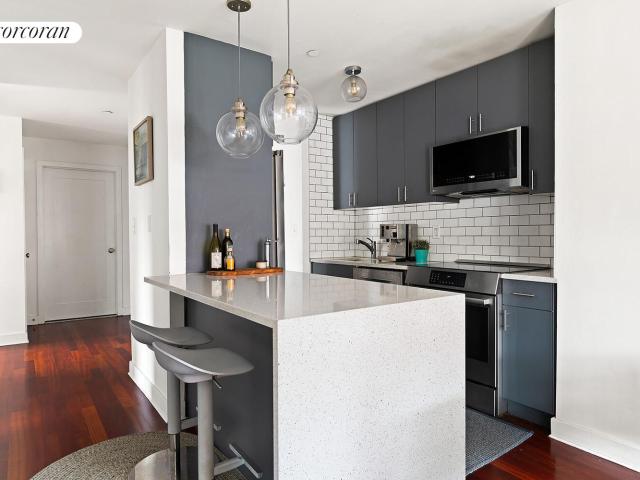 93 rapelye street 2g