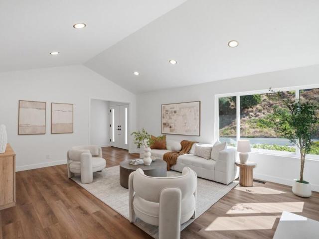 93 Ridgeview Avenue