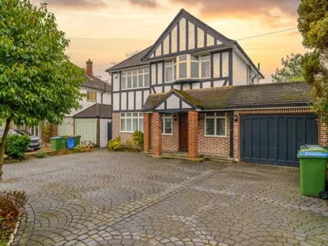 93 Riefield Road, London, SE9 2RB, United Kingdom | Room for rent #138695689 | Rentberry