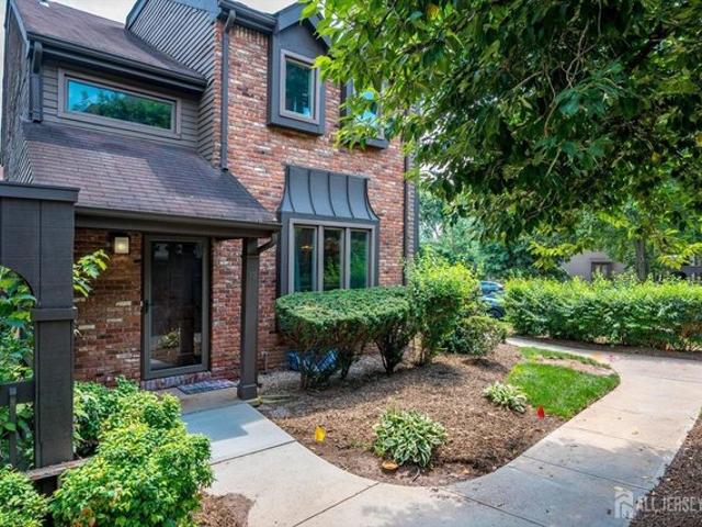 93 Riverbend Dr, North Brunswick, NJ 08902
