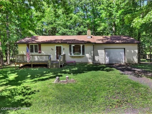 93 Skyline Dr, Albrightsville, PA 18210
