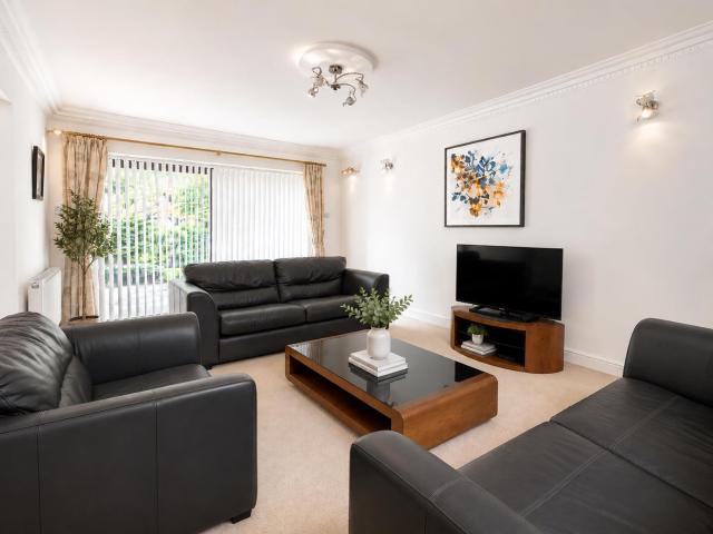 93 Spencer Close London 2726943