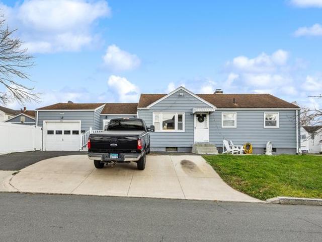 93 Stanwood St, West Hartford, CT 06110