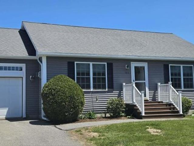 93 Streamside Ln Unit 1, Bangor, ME 04401
