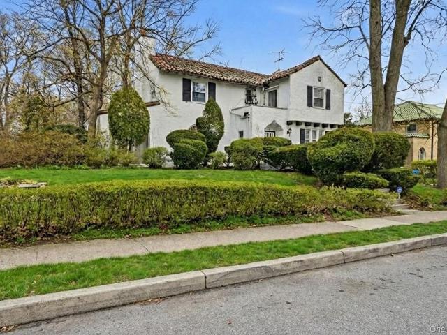 93 Stuyvesant Plaza, Mount Vernon, NY 10552 | MLS #960293 | Compass