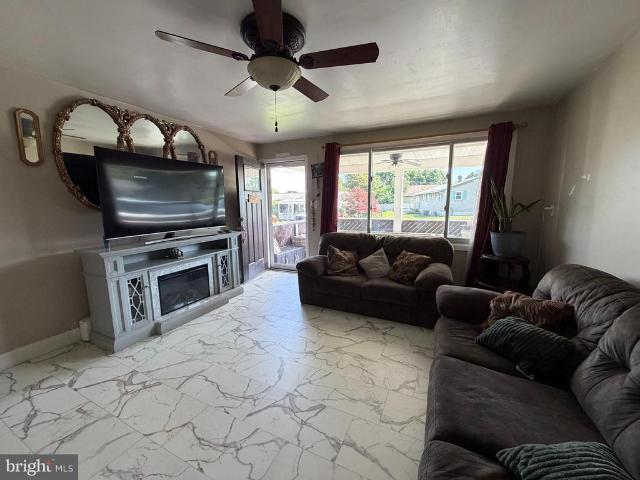 93 Sunny Lane