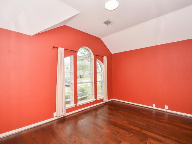 9004 Sunrise Trail