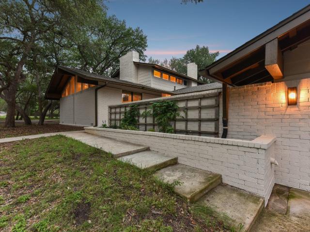 9004 Tara Ln