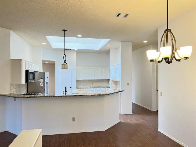 9005 Marthas Dr