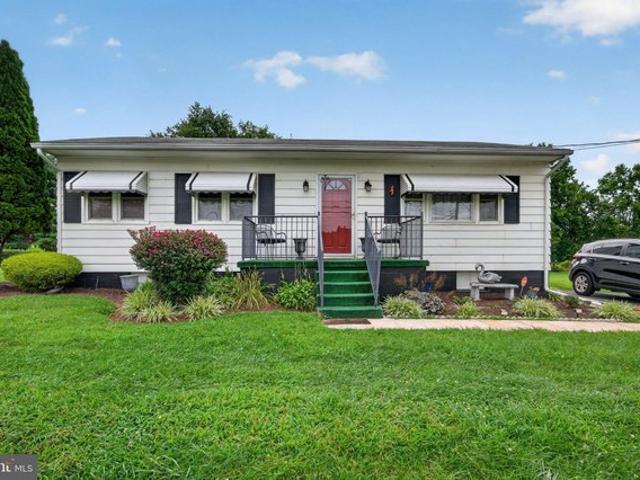 9005 Charles Town Rd, Charles Town, WV 25414