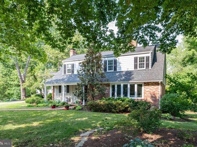 9005 Chickawane Ct, Alexandria, VA 22309