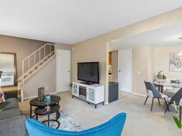 9005 E LEHIGH AVE APT 6, DENVER, CO 80237 Condo/Townhome For S.