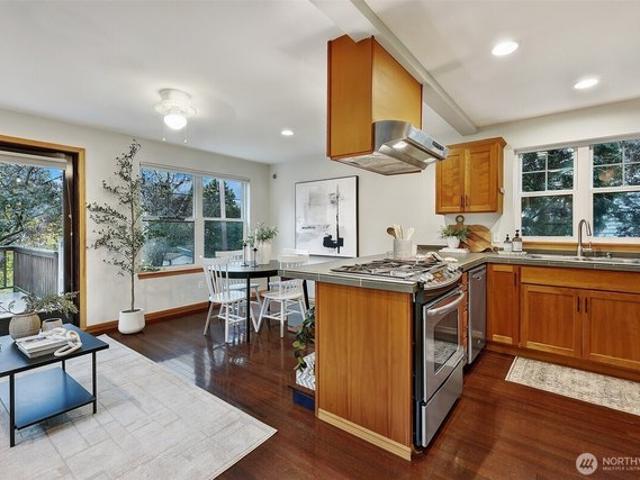 9005 Fremont Ave N Unit A, Seattle, WA 98103