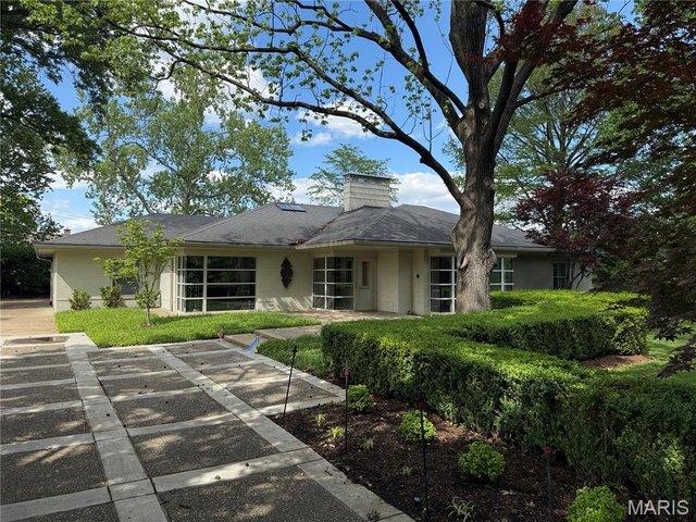 9005 Greenridge Dr, Richmond Heights, MO 63117