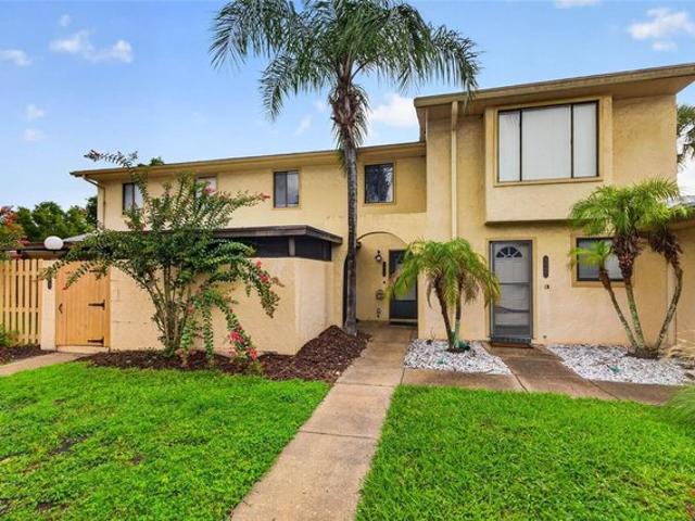 9005 Pebble Creek Dr, Tampa, FL 33647