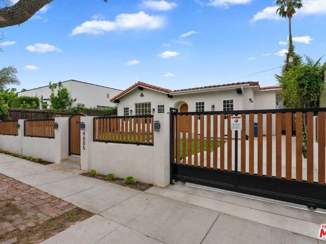 9005 rosewood avenue