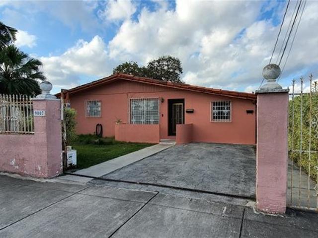 9007 SW 38th St, Miami, FL 33165
