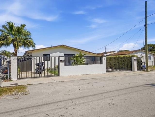 9007 SW 38th St, Miami, FL 33165