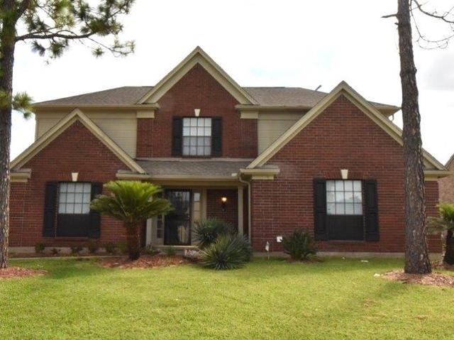 9007 Woodleigh Dr, Houston, TX 77083