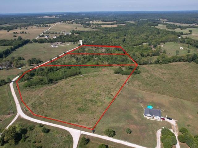 9008 N Bell Valley Ln, Willard, MO 65781