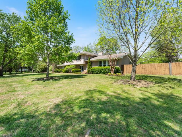 9008 Karen Ct