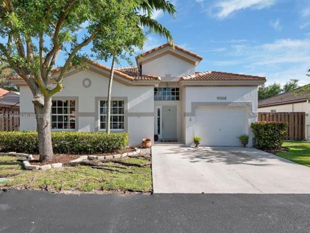 9008 SW 214th St, Cutler Bay, FL 33189