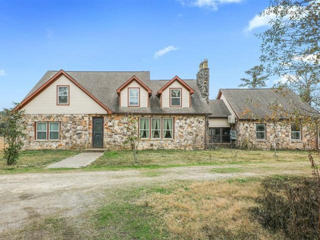 9009 Lazy Ln, Hitchcock, TX 77563