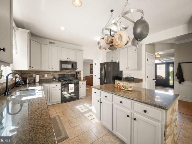 9009 Paddington Court
