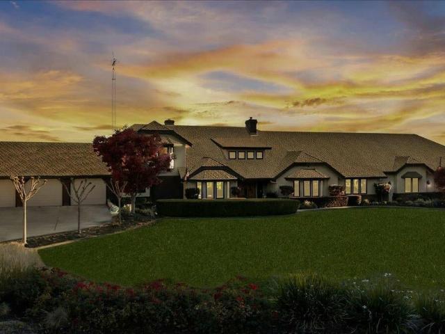 9000 Oak View Dr, Oakdale, CA