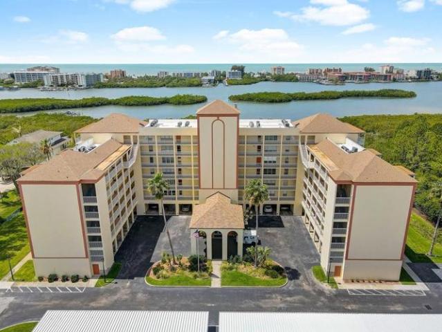 9000 Commodore Dr #602, Seminole, FL 33776