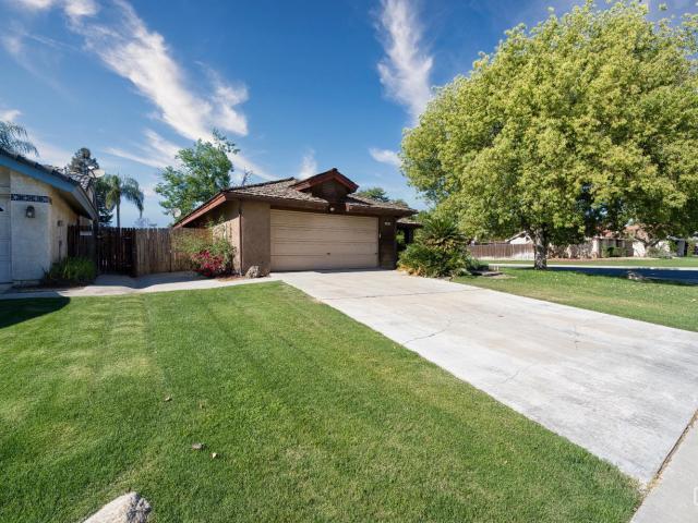 9000 Crowningshield Drive