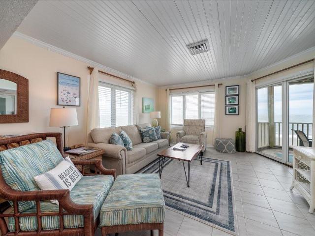 9000 Palmetto Dr F 204