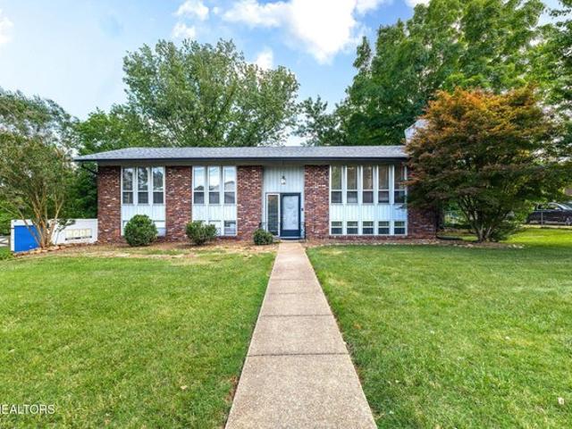 9000 Stately Cir, Knoxville, TN 37923