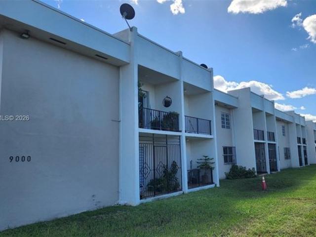 9000 SW 24th St Unit 21C, Miami, FL 33165
