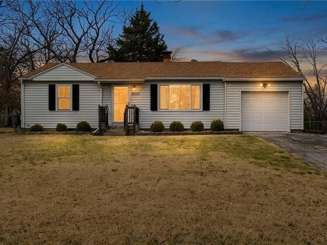 9000 W 49th St, Merriam, KS 66203
