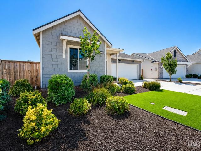 9001 Lily Crest Way