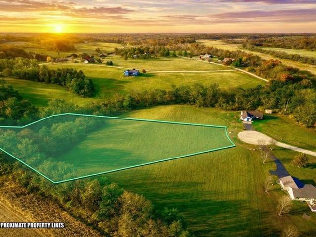 9001 Sundance Ct, Savanna, IL 61074