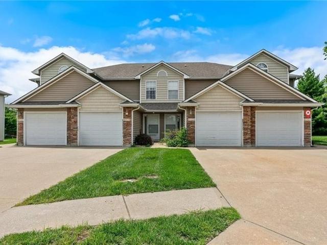 9001 SW Gala Dr, Blue Springs, MO 64064
