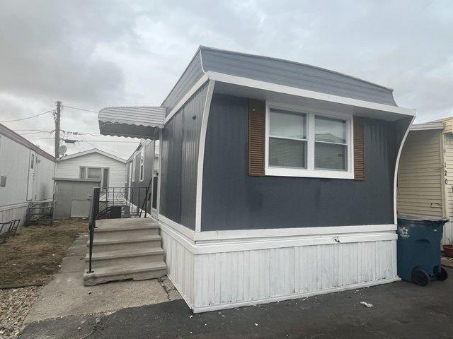9001 S Cicero Ave Trlr 121, Oak Lawn, IL 60453