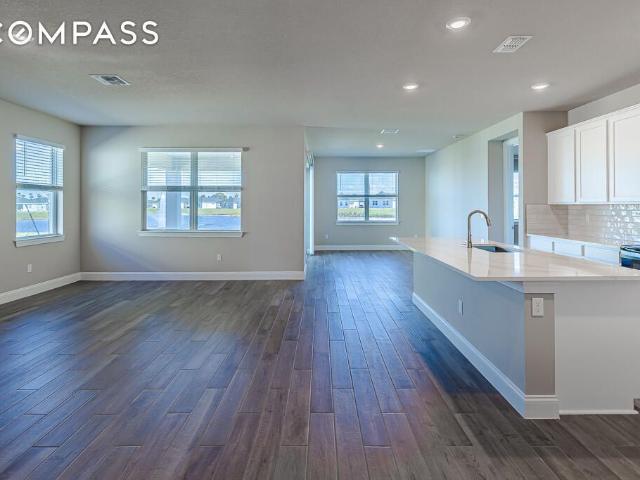 9002 Dahlia Cir, Port St. Lucie, FL