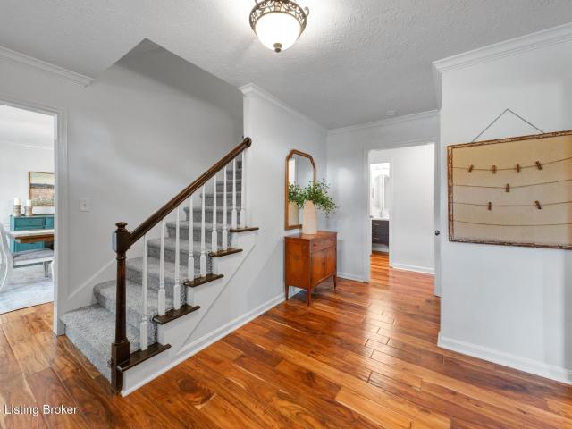 9003 Blossom Ln