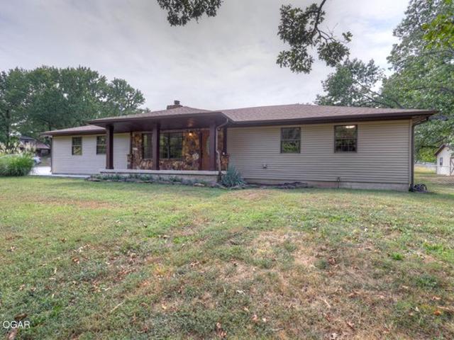 9003 Ginger Ln, Carthage, MO 64836