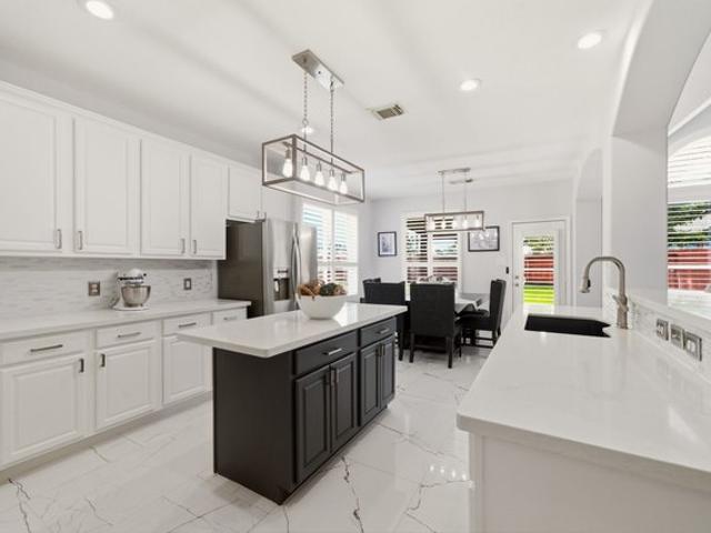 9003 Kinnel Ln, Tomball, TX 77375