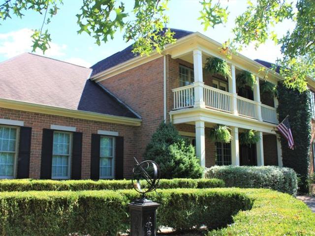 9003 Turfway Bend Dr, Powell, OH 43065
